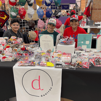 Customized Hat Bar | Trucker Hats with Patches for Parties | danirou